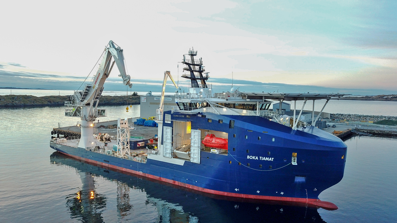 Construction support vessels