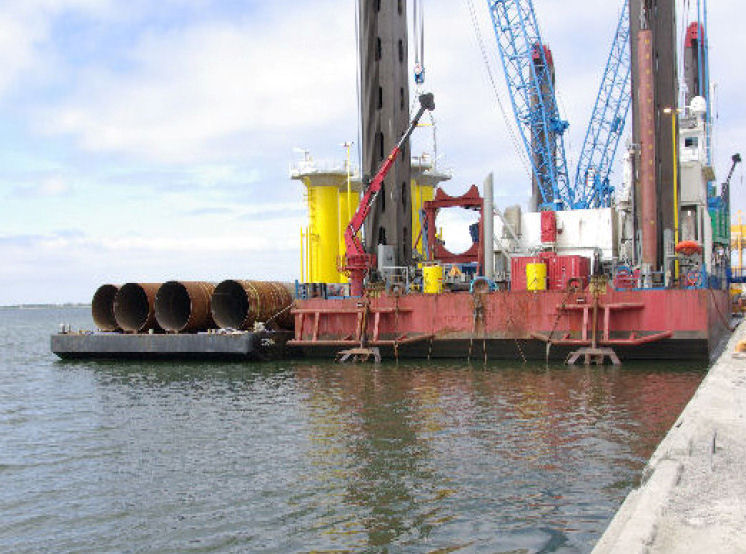 Various dredging vessels and equipment | Boskalis