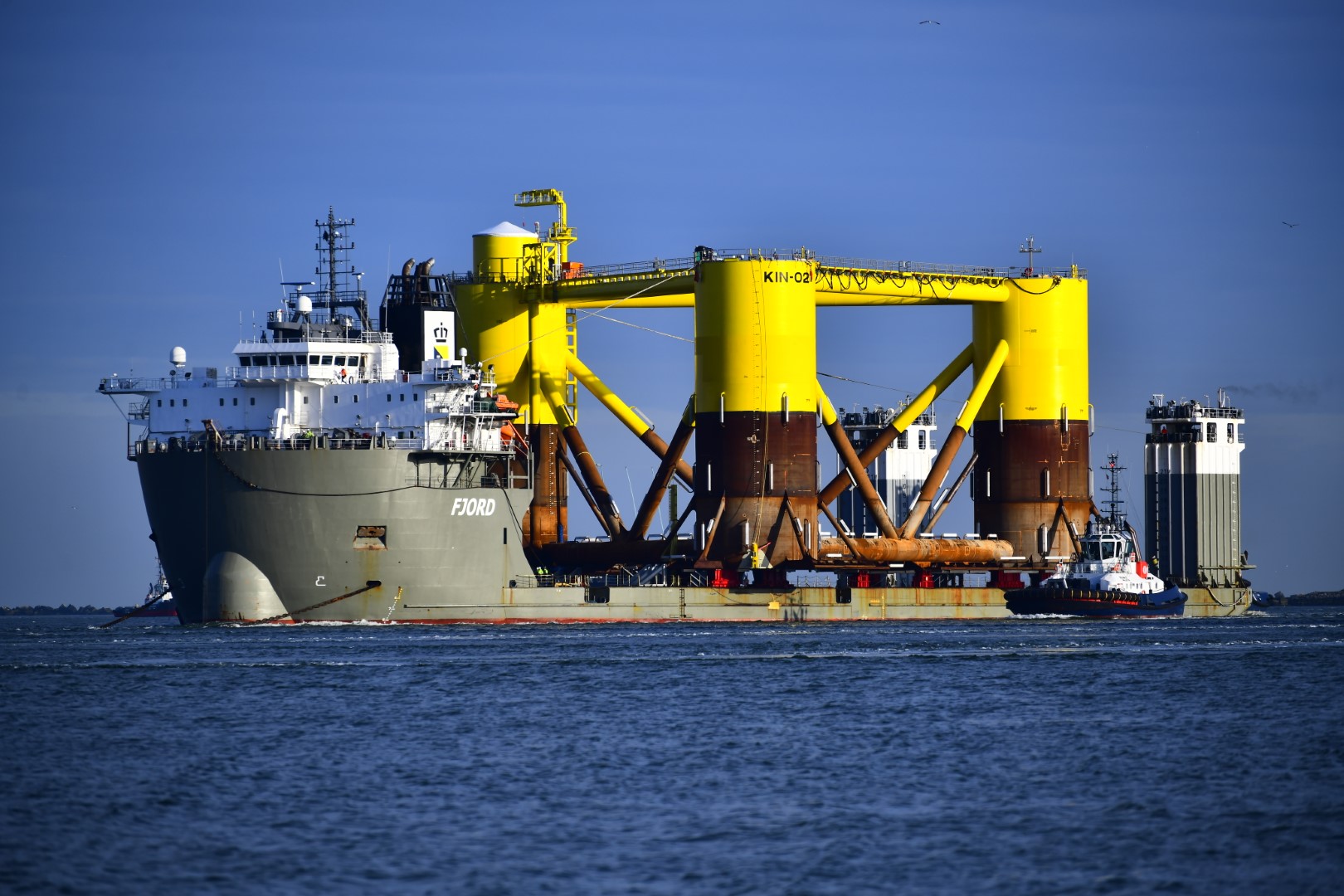 Semi-submersible oceangoing barges | Boskalis