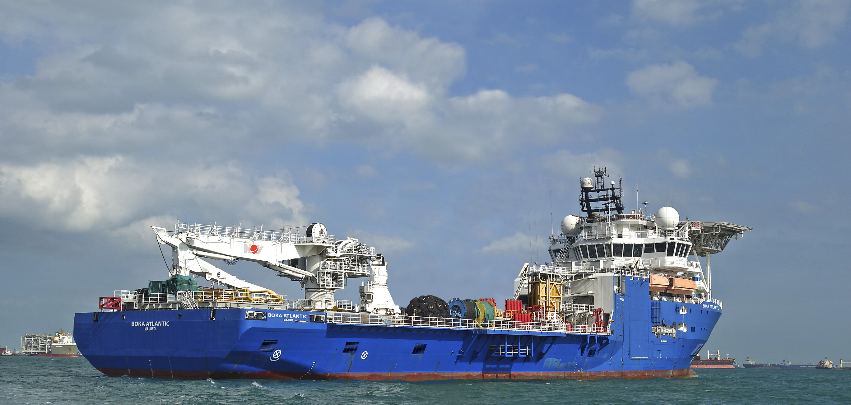 Construction support vessels